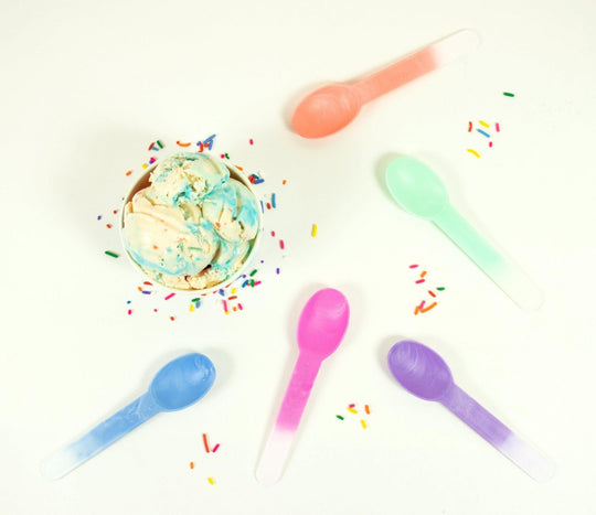 Color Changing Plastic Dessert Spoons - Frozen Dessert Supplies